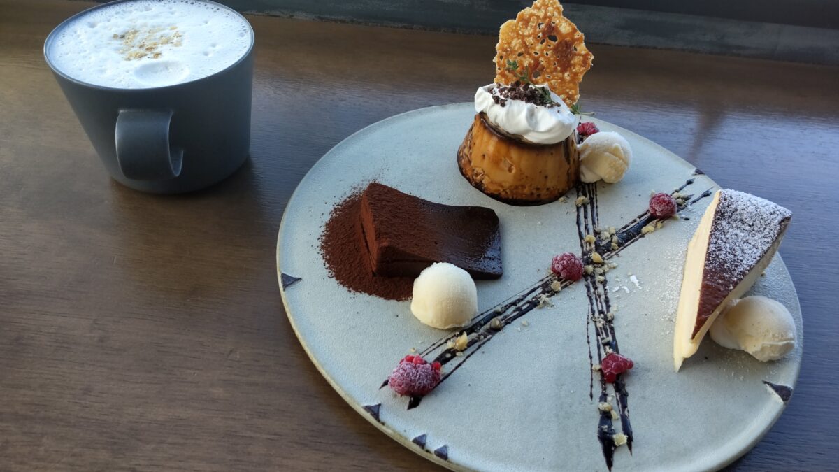 エールカフェ aile cafe ｜札幌市街と藻岩山を一望できるおしゃれな隠れ家カフェ | 北海道びより